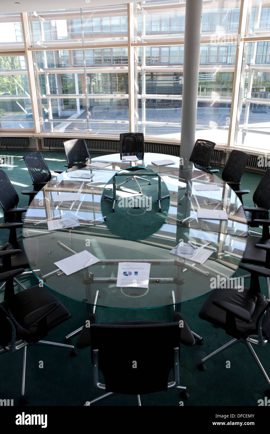 Empty conference room Stock Photo - Alamy