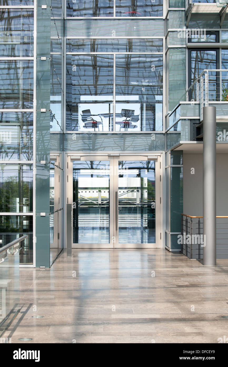 Modern office building Stock Photo - Alamy