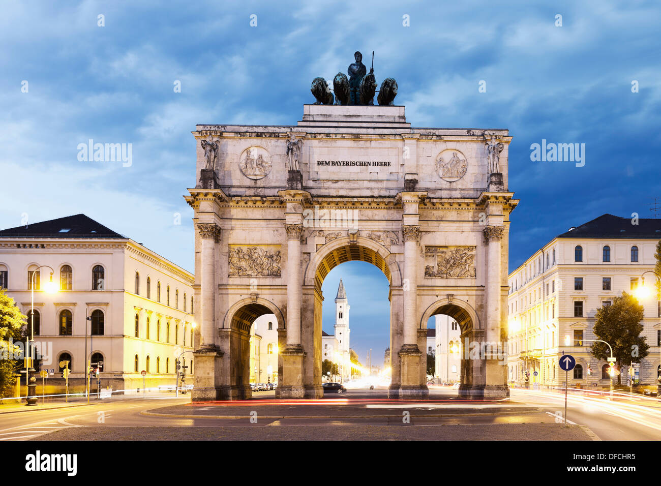 Munich victory gate hi-res stock photography and images - Alamy