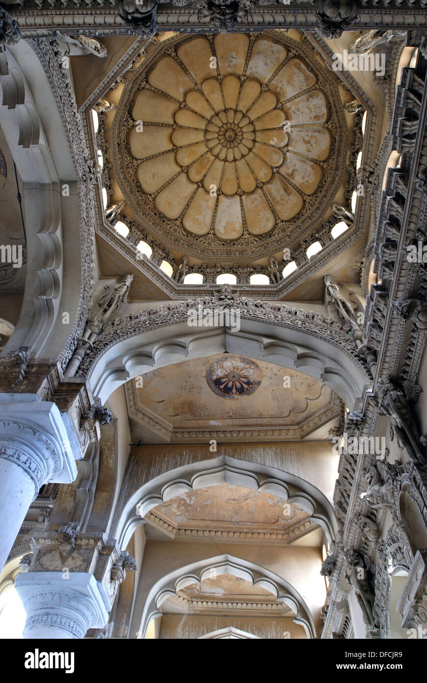 The Thirumalai Nayak Palace was built by King Thirumalai Nayak, one of ...