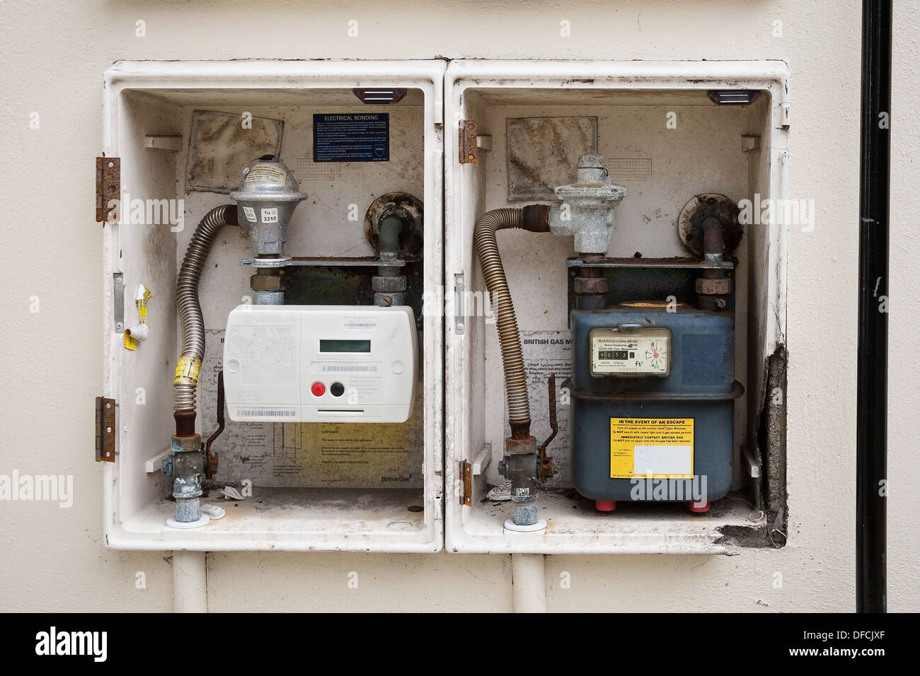 gas meters old and digital Stock Photo - Alamy