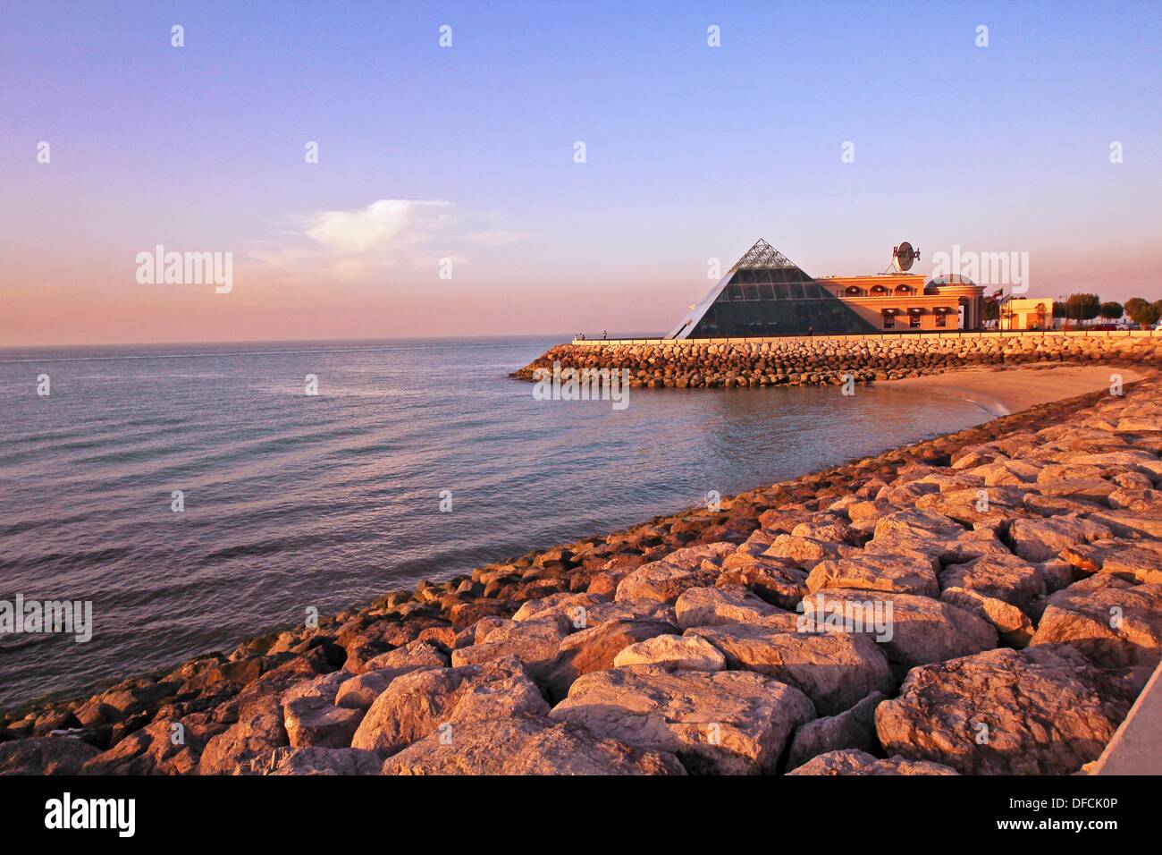Hard rock cafe palm trees hi-res stock photography and images - Alamy