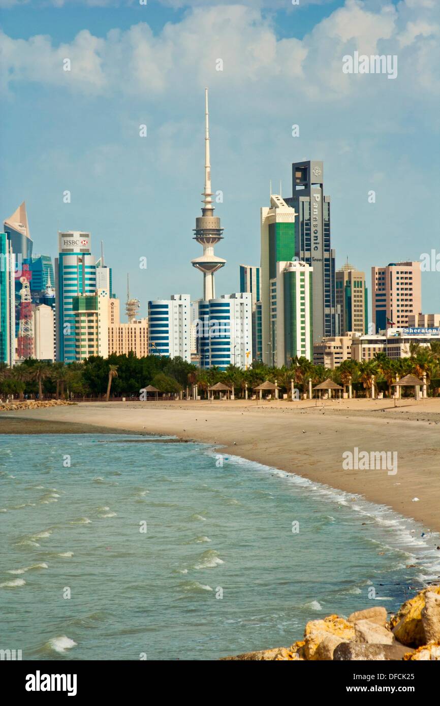 Kuwaiti water tower hi-res stock photography and images - Alamy