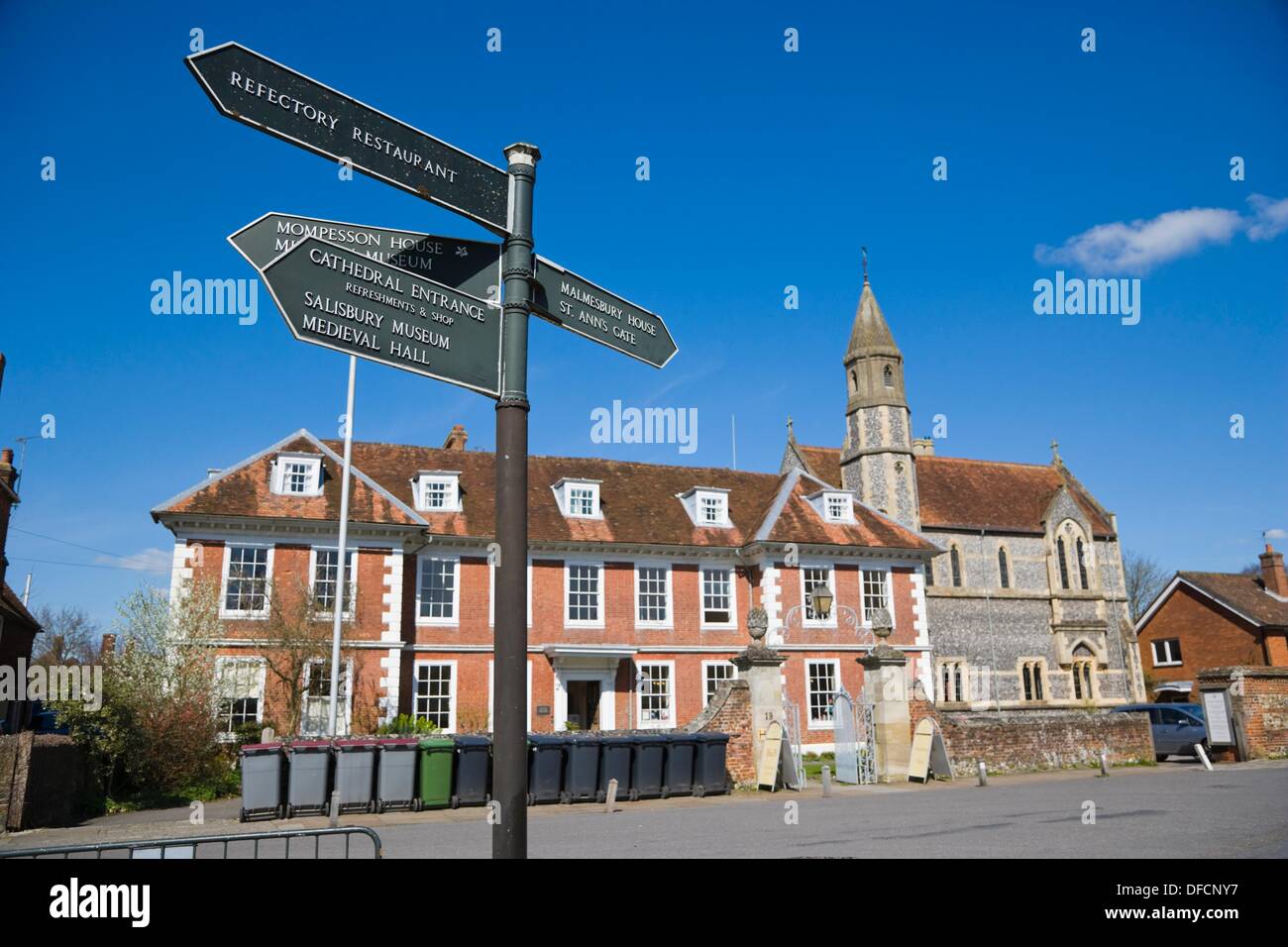 Sarum college salisbury hi-res stock photography and images - Alamy