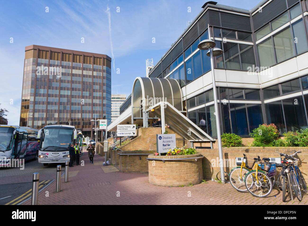 Reading station berkshire hi-res stock photography and images - Alamy