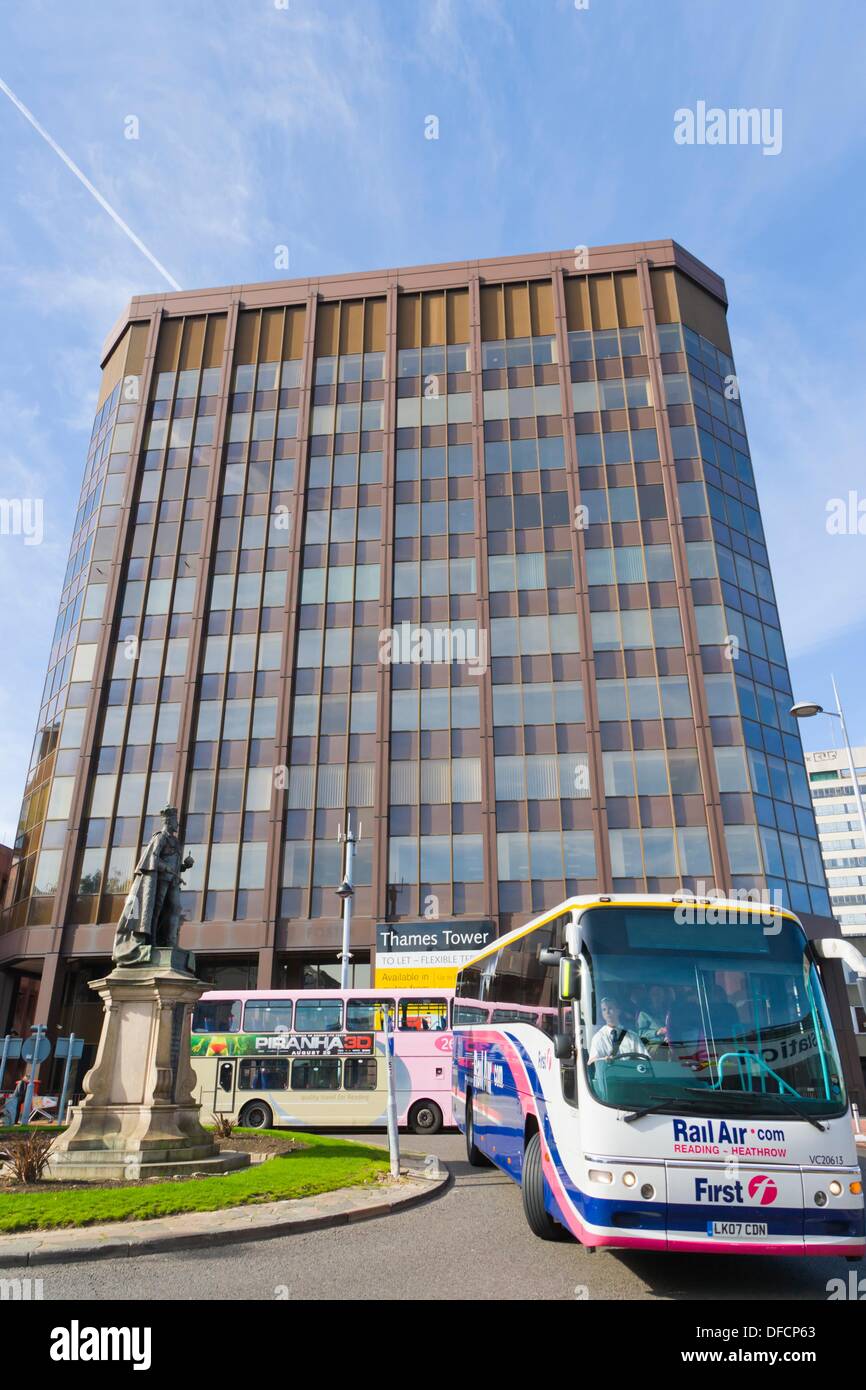 Thames tower reading, hi-res stock photography and images - Alamy
