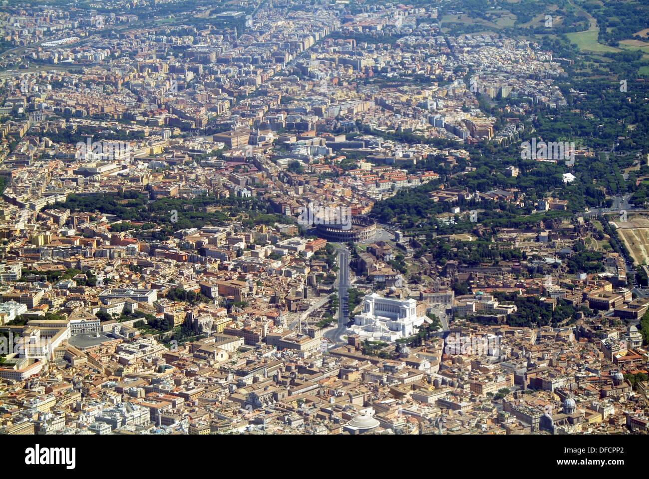Airplane flying over rome hi-res stock photography and images - Alamy
