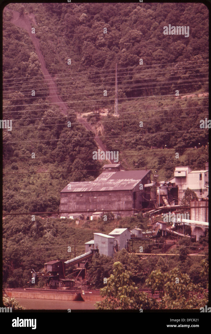 The coal plant at Harewood Mine near Boomer in the Kanawha Valley ...