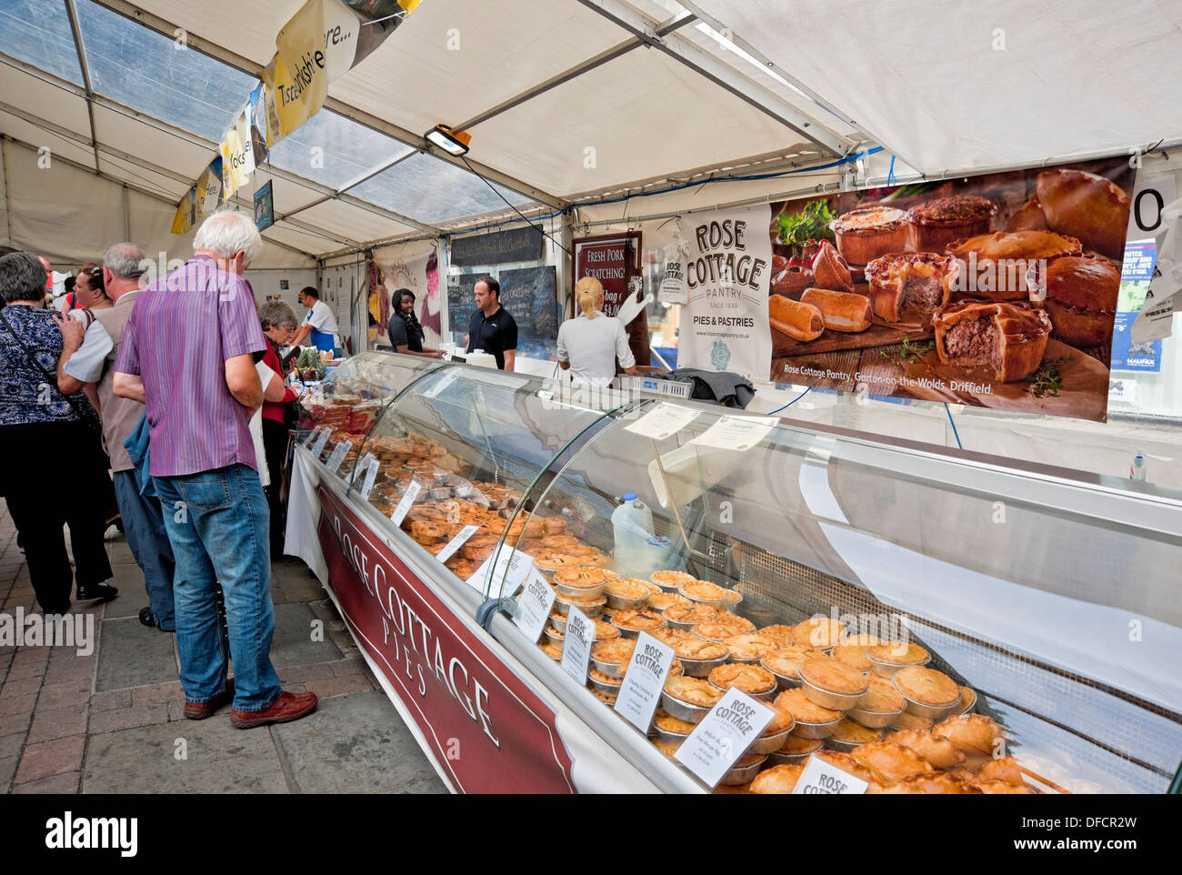 Pies selling hi-res stock photography and images - Alamy