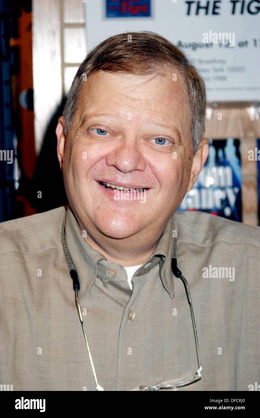Tom clancy author hi-res stock photography and images - Alamy
