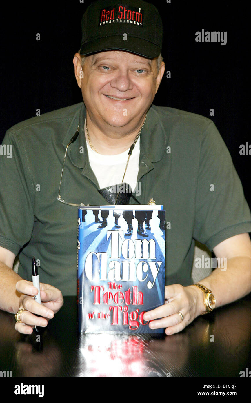 Tom clancy author hi-res stock photography and images - Alamy