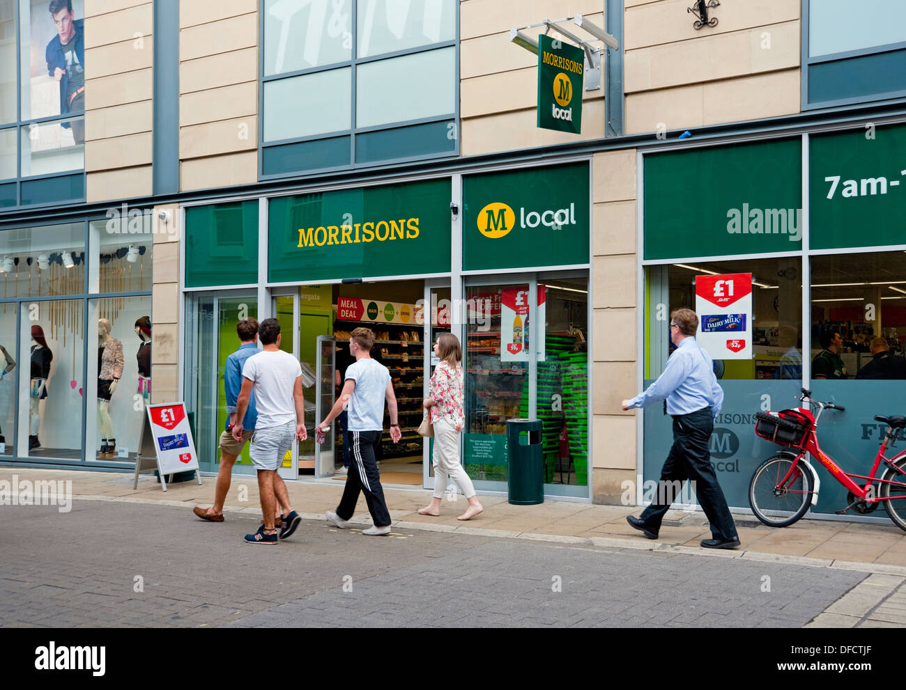 Shoppers Morrisons Supermarket High Resolution Stock Photography and ...
