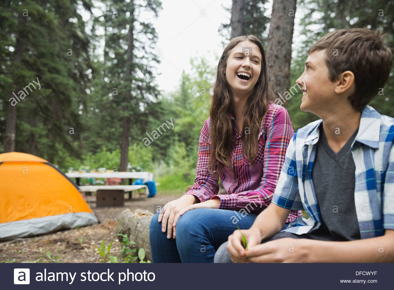 Girls siblings adolescent hi-res stock photography and images - Alamy