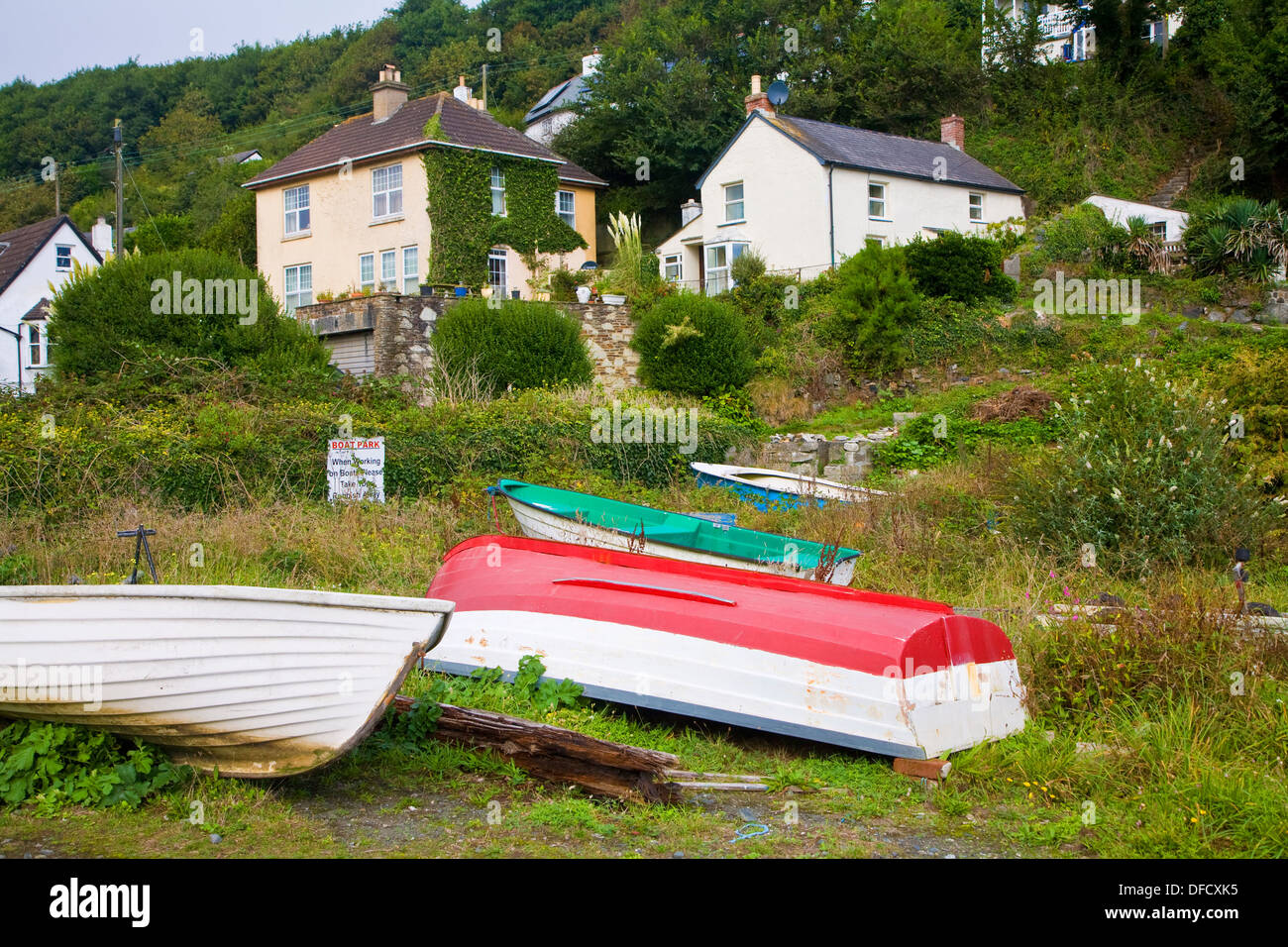 Fishing boat village houses at Porthoustock, Cornwall, England Stock ...