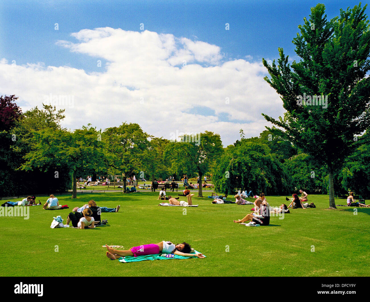 On a hot summer day Saint Stephen's Green in the center of Dublin ...