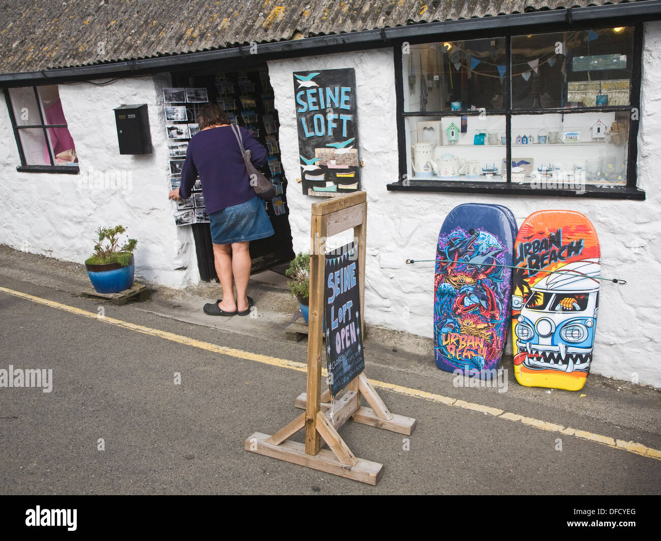 Shopping cornwall hi-res stock photography and images - Alamy