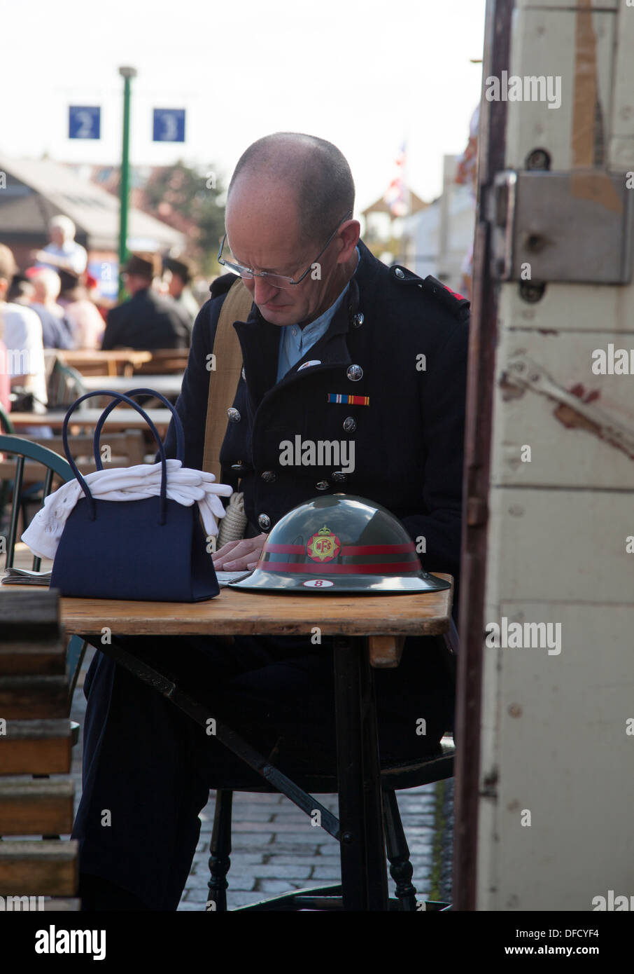 1940s festival hi-res stock photography and images - Alamy