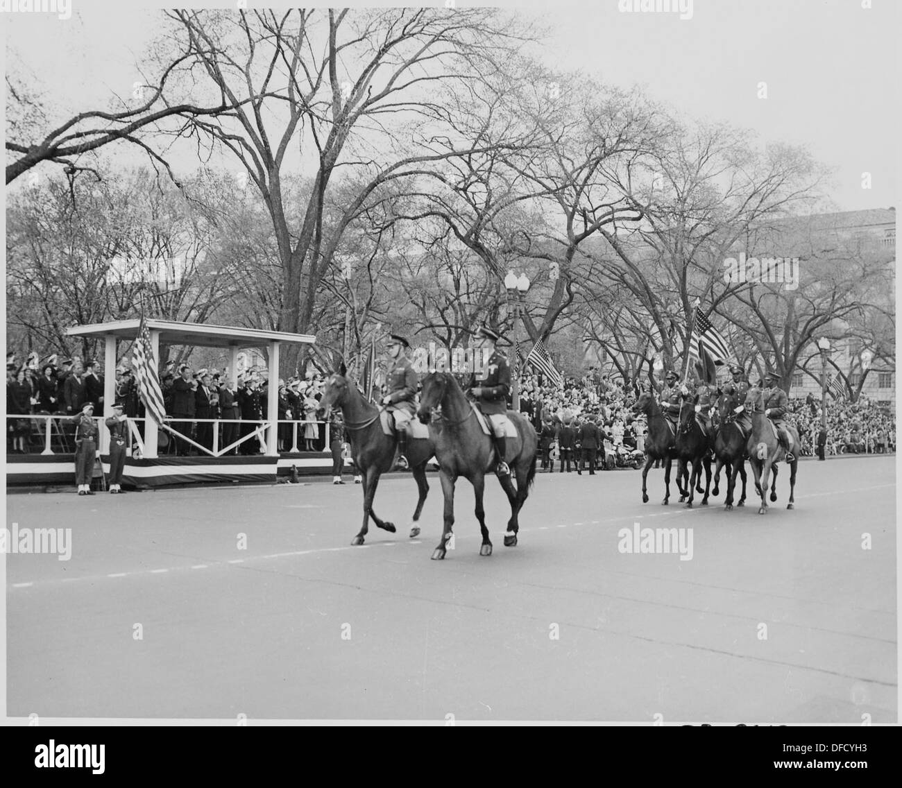 Stand in presidential reviewing hi-res stock photography and images - Alamy