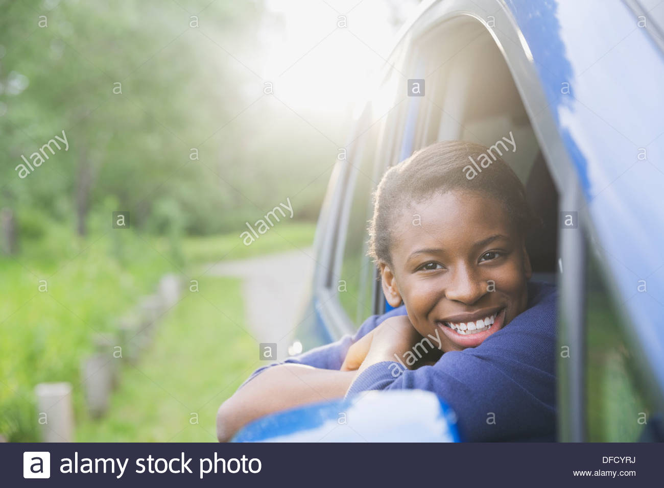Looking out car window hi-res stock photography and images - Alamy
