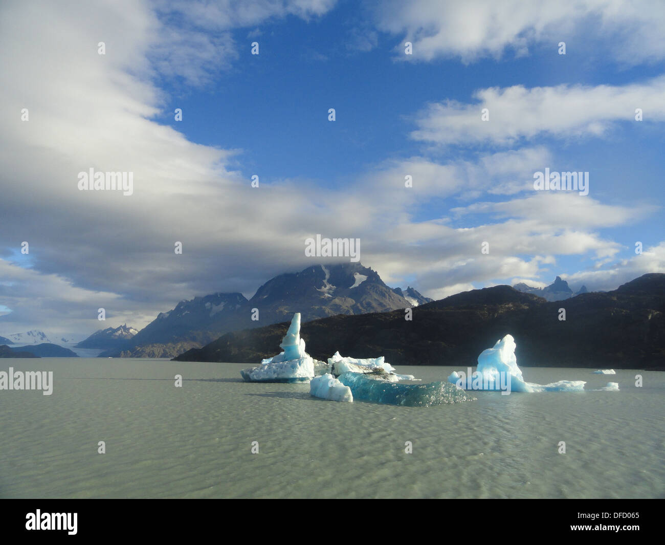 Grey lake chile winter hi-res stock photography and images - Alamy