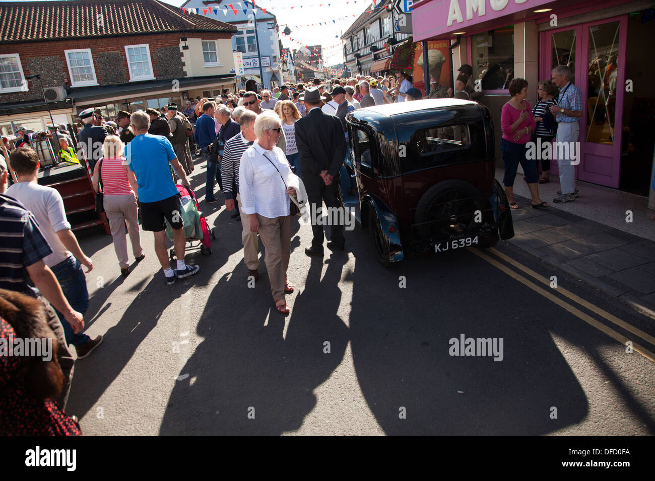 Sheringham 1940s weekend festival hi-res stock photography and images ...