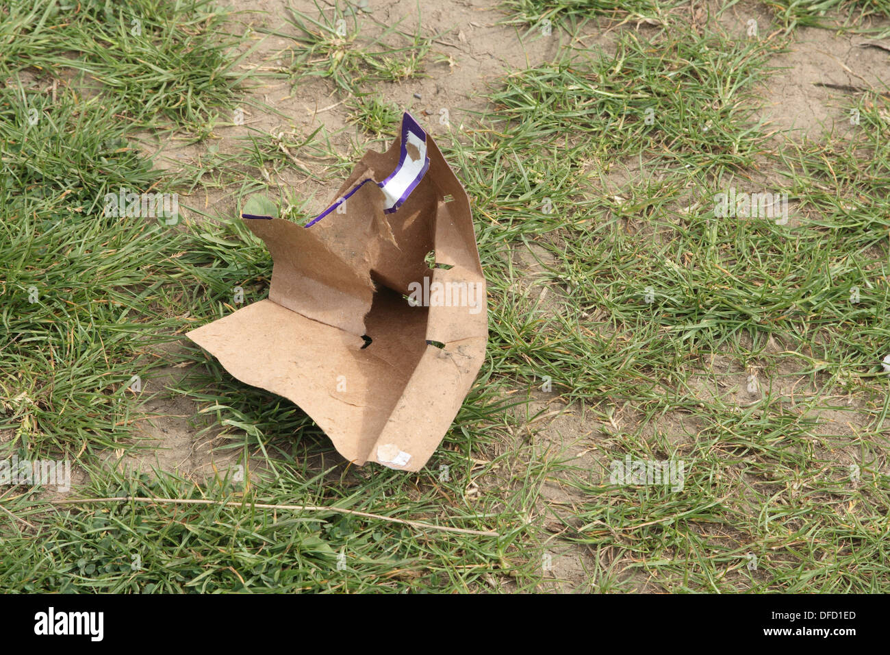 Litter on grass hi-res stock photography and images - Alamy