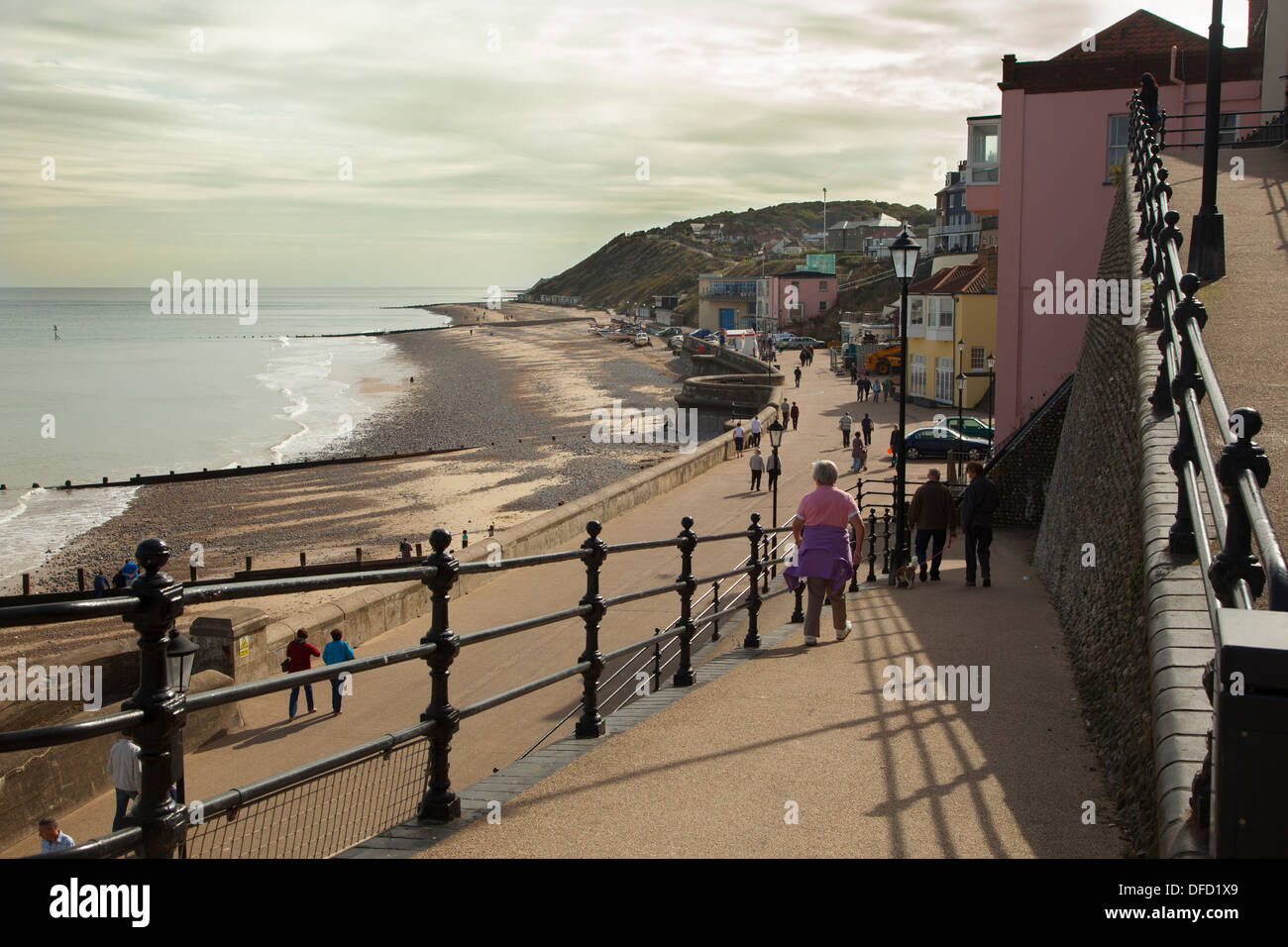 Cromer uk promenade hi-res stock photography and images - Alamy