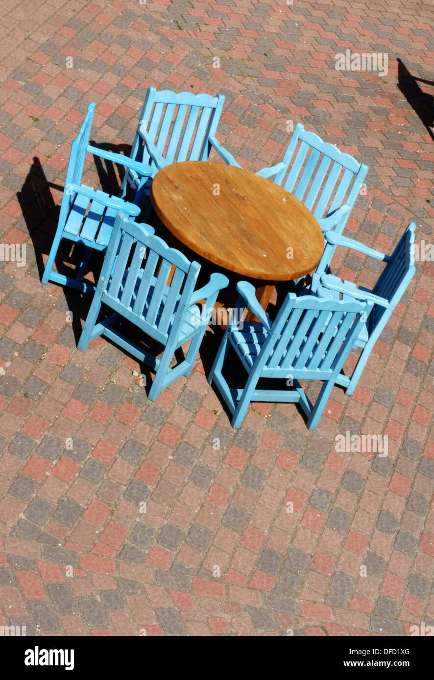 Birds eye view table chairs hi-res stock photography and images - Alamy