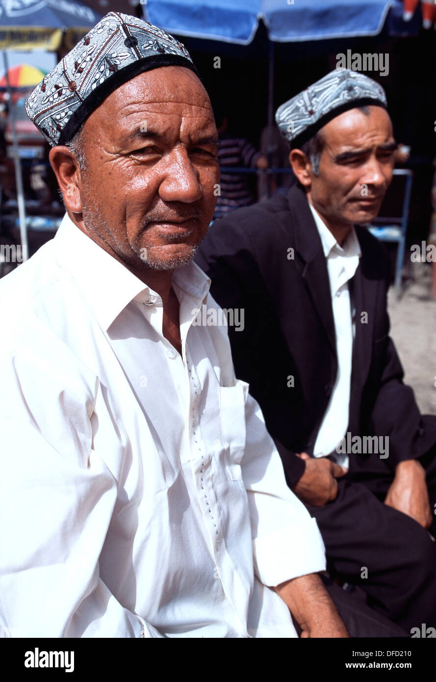 Portrait old uyghur man kashgar hi-res stock photography and images - Alamy