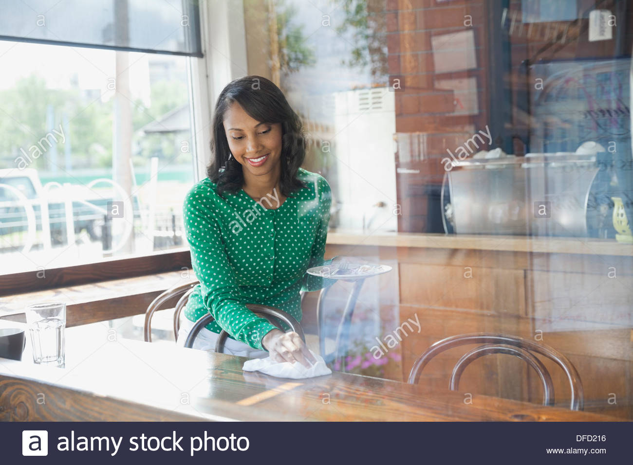 Cleaning table hi-res stock photography and images - Alamy