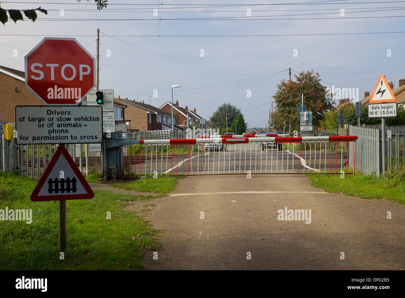 An unmanned level crossing, Bedfordshire, England Stock Photo - Alamy