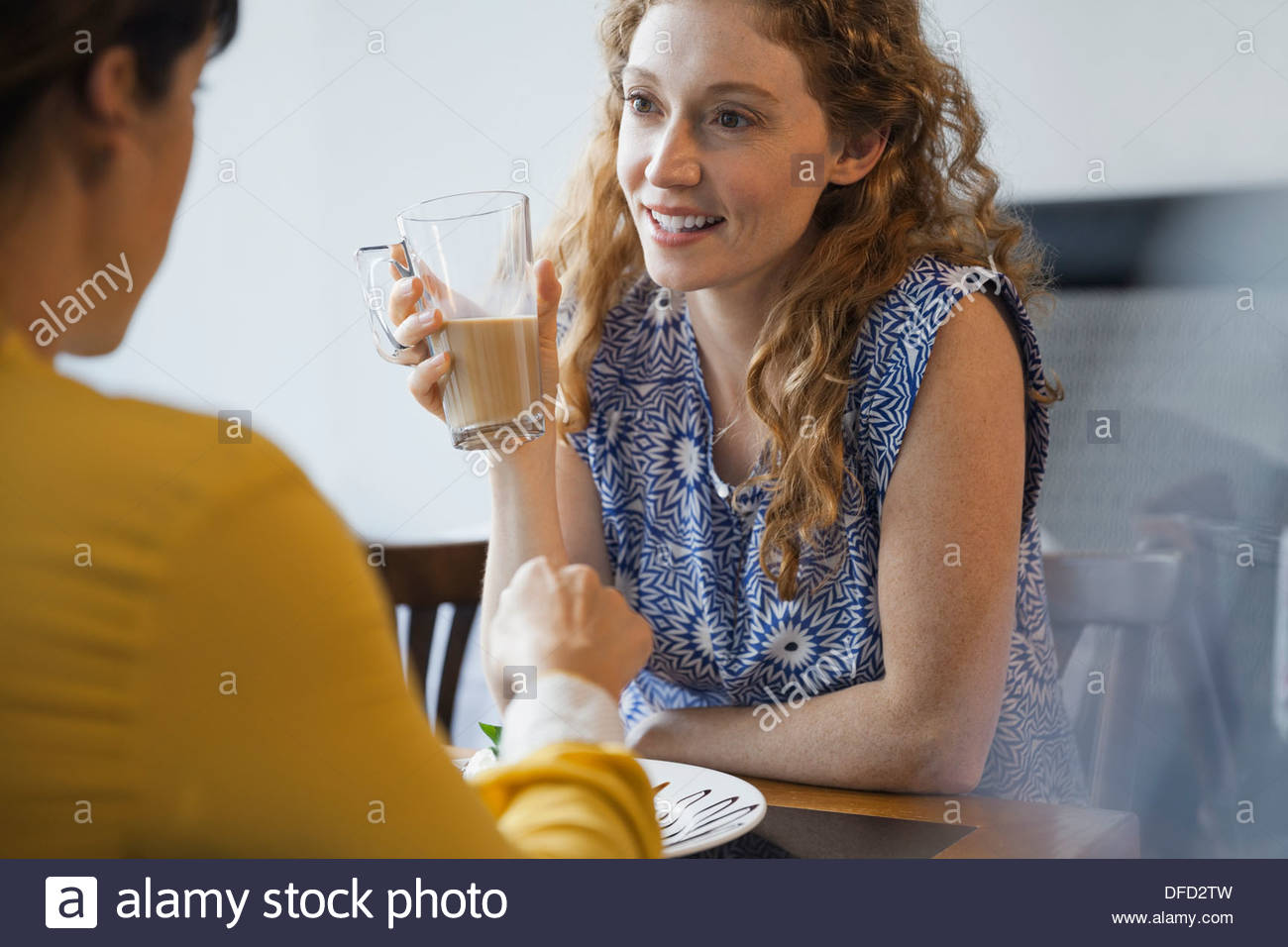 Female conversation hi-res stock photography and images - Alamy