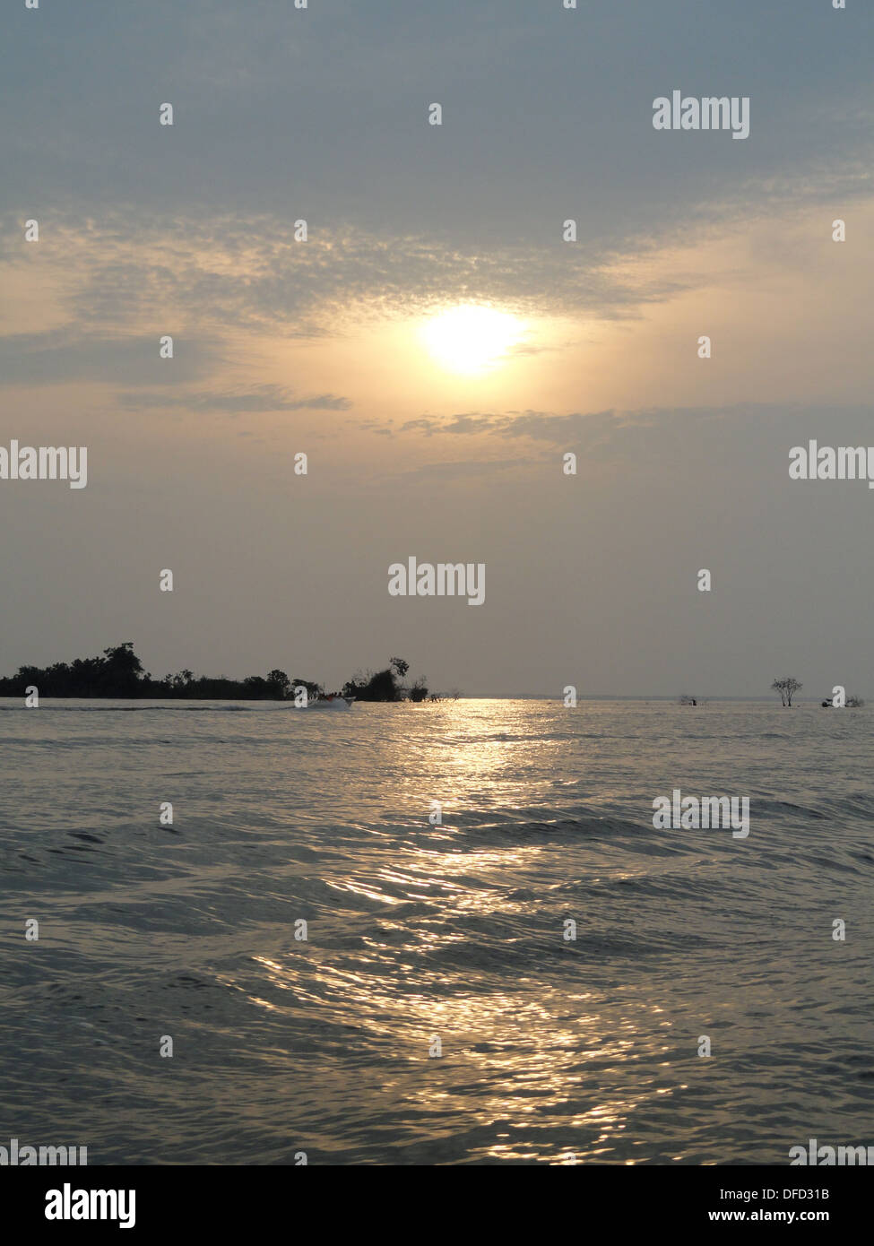 Sunset on Lake Maracaibo, Venezuela Stock Photo - Alamy