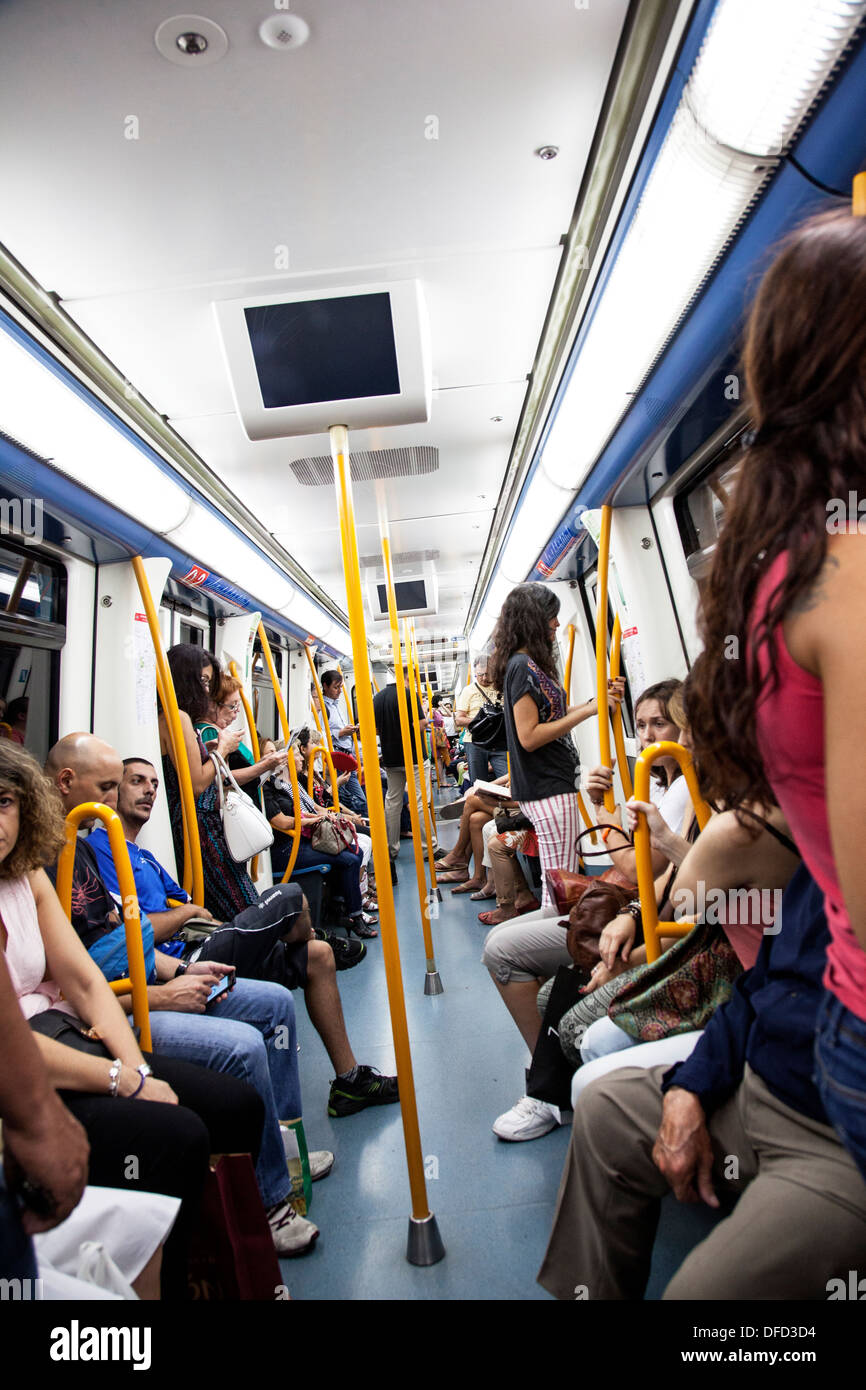 Metro train madrid hi-res stock photography and images - Alamy