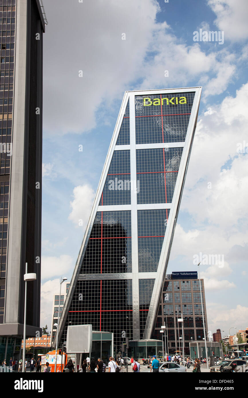 Two bank skyscraper architecture architects philip johnson john burgee ...