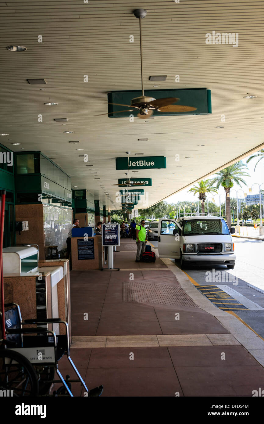 The drop off point at Sarasota International Airport Stock Photo - Alamy