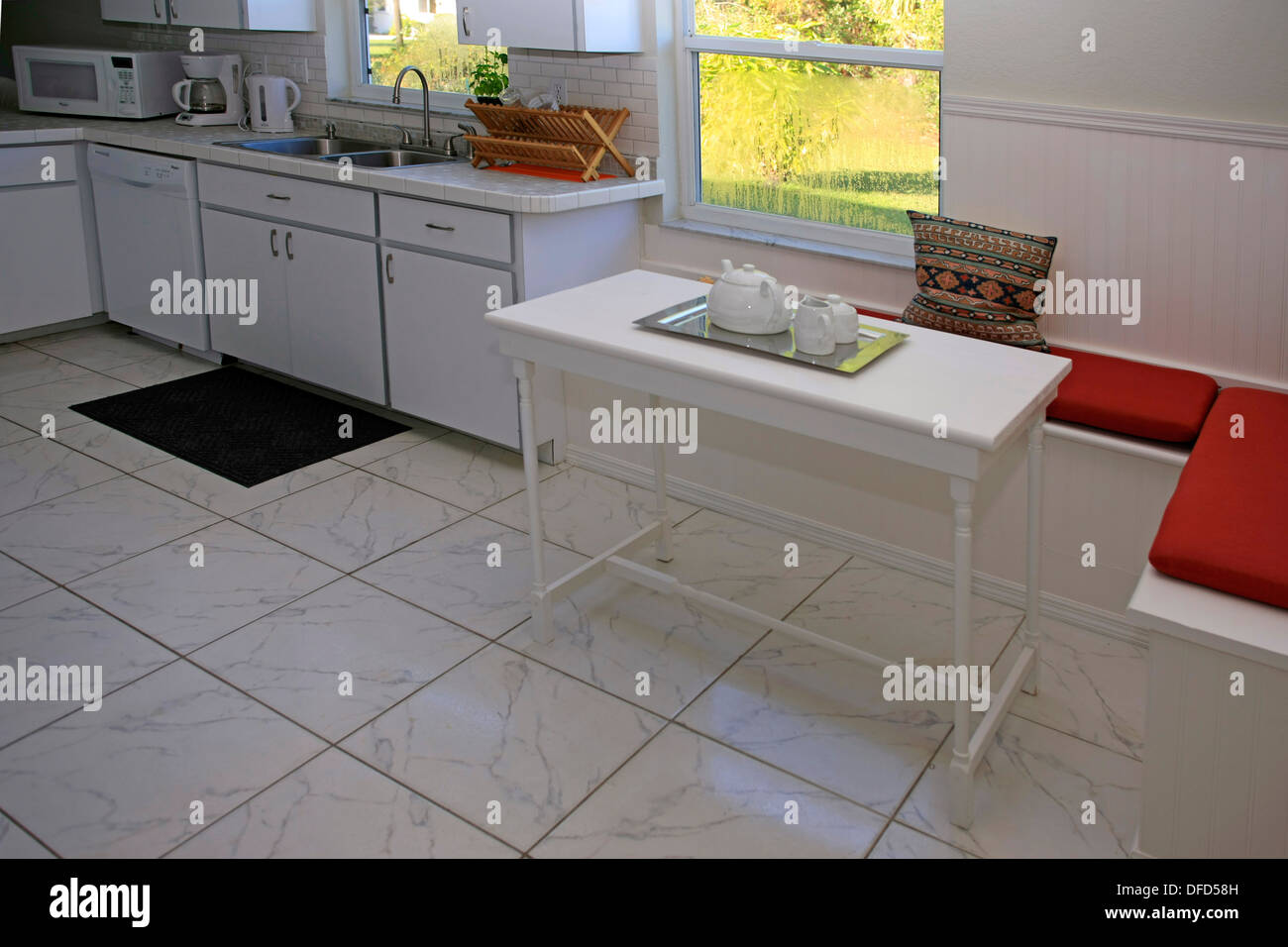 Florida Cathedral Ceiling Residential Home Stock Photo - Alamy