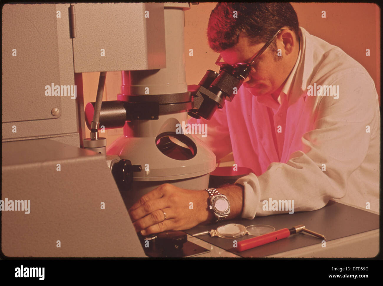 Pathobiologist hi-res stock photography and images - Alamy