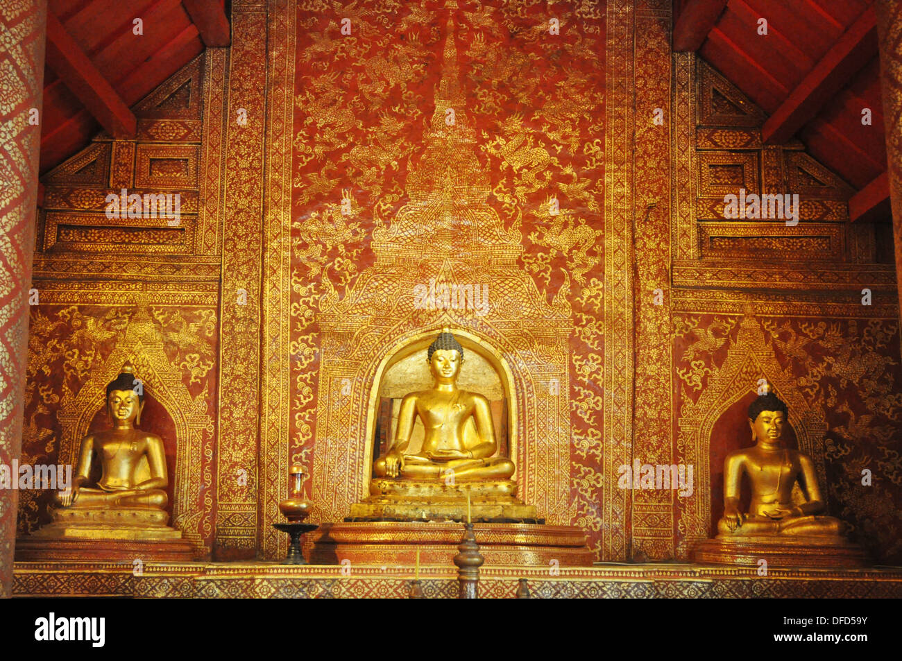 Chiang Mai (Thailand): Buddhist shrines in the Wat Phra Singh complex ...