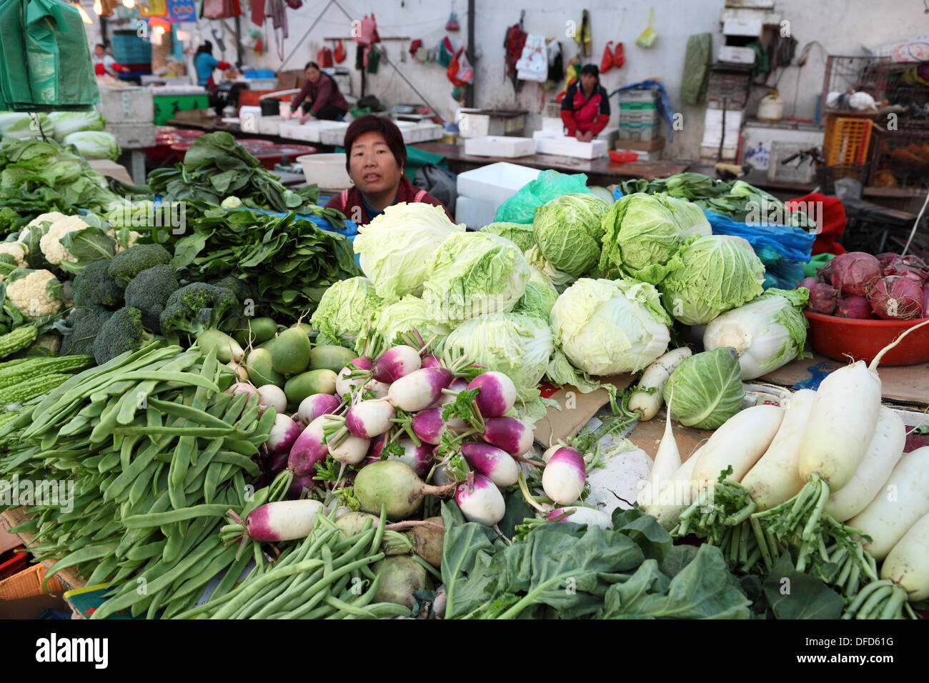 Vegetables market in Shanghai, China Stock Photo - Alamy