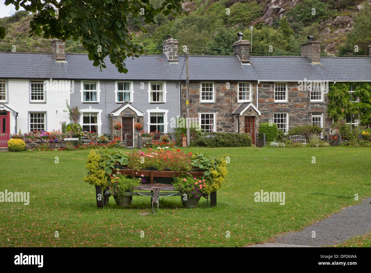 Beddgelert village hi-res stock photography and images - Alamy