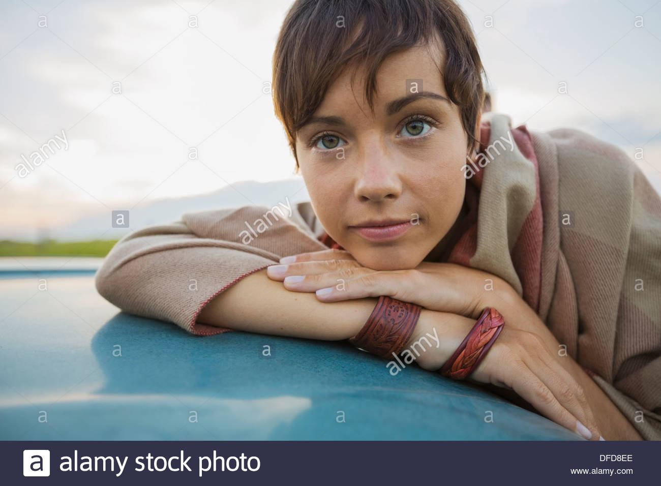 Woman hands to head hi-res stock photography and images - Alamy