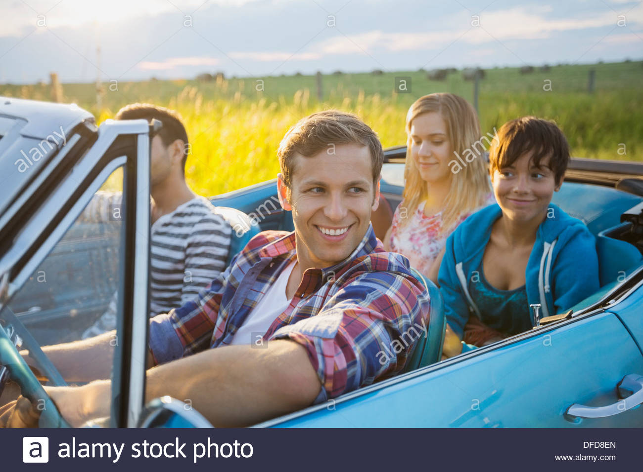 Women driving convertible hi-res stock photography and images - Alamy