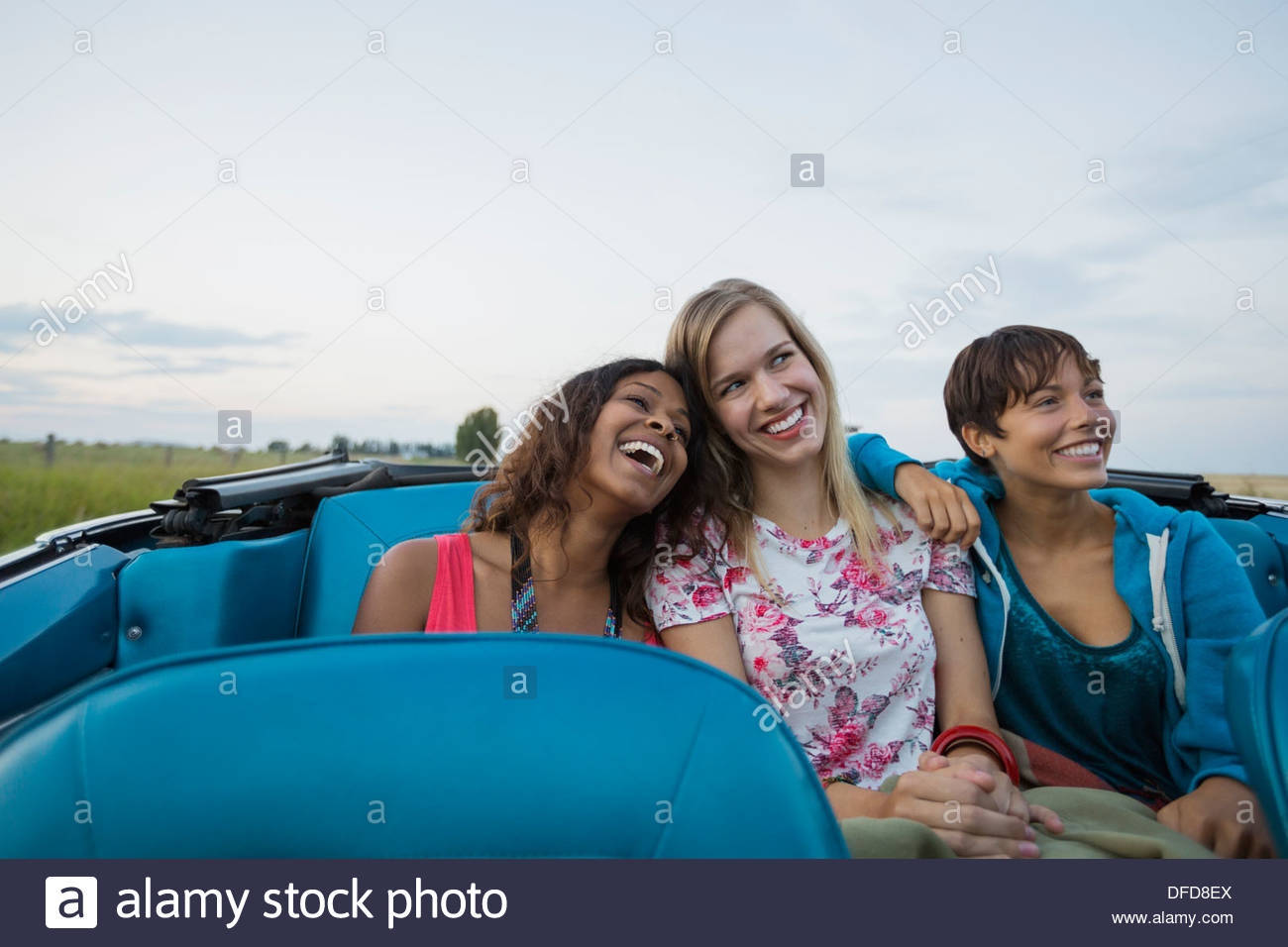 Female friends activity hi-res stock photography and images - Alamy