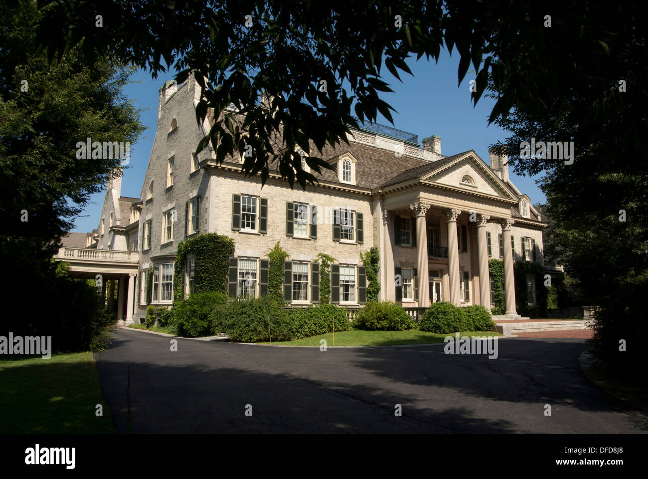 Eastman mansion hi-res stock photography and images - Alamy