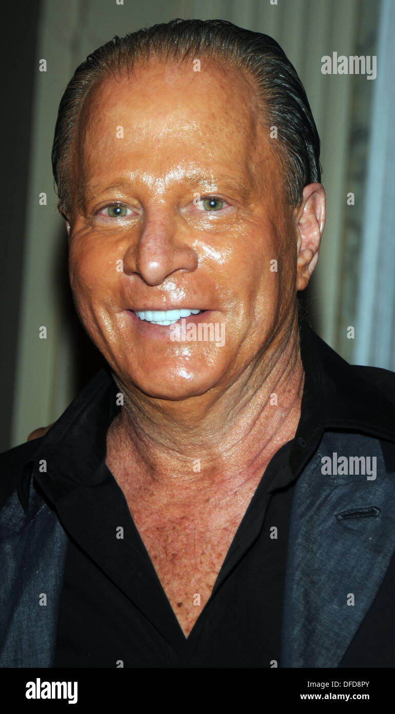 Benifit dinner hi-res stock photography and images - Alamy