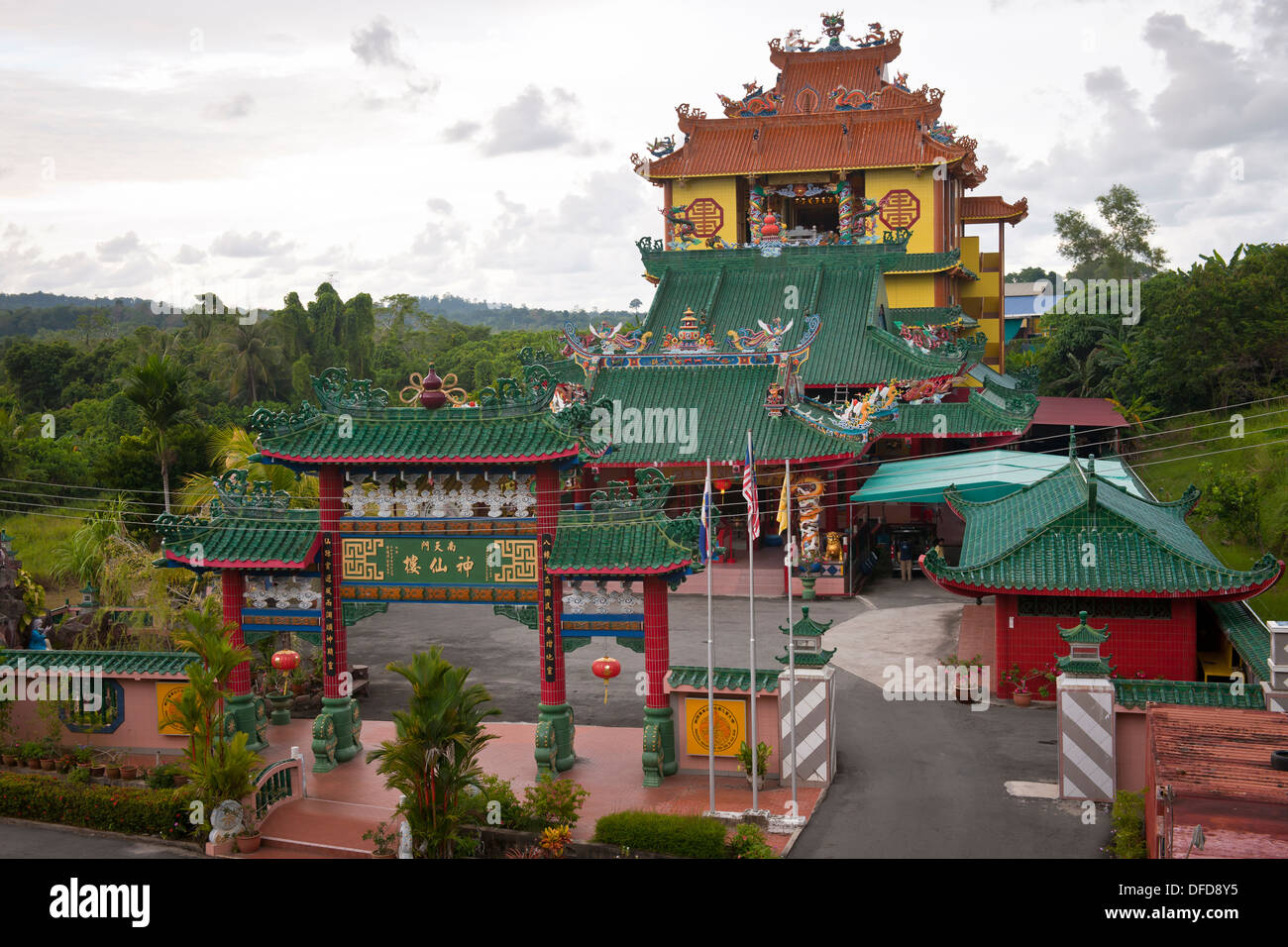 Traditional chinese temple hi-res stock photography and images - Alamy