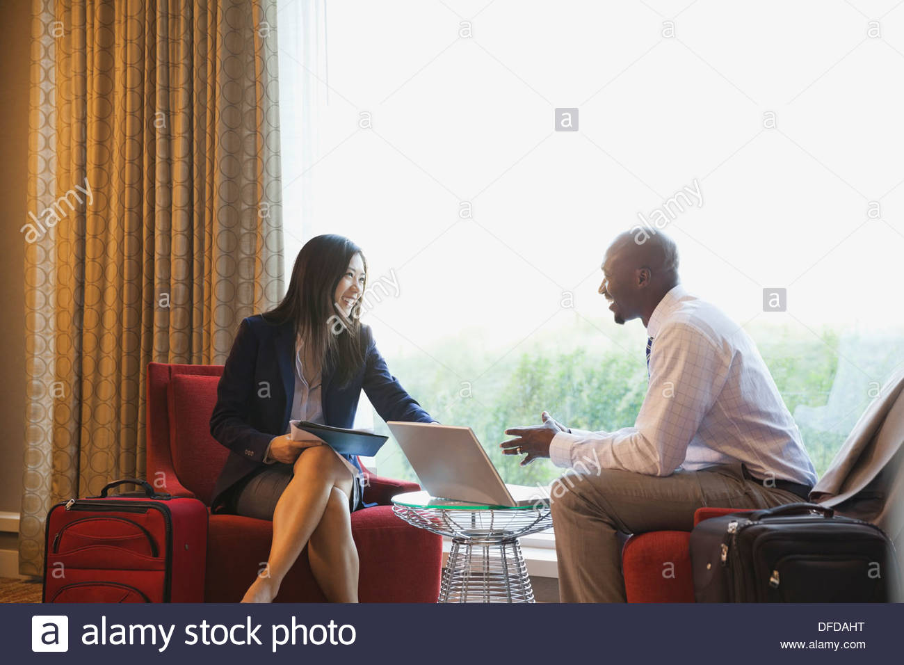Chinese business people at hotel lobby hi-res stock photography and ...