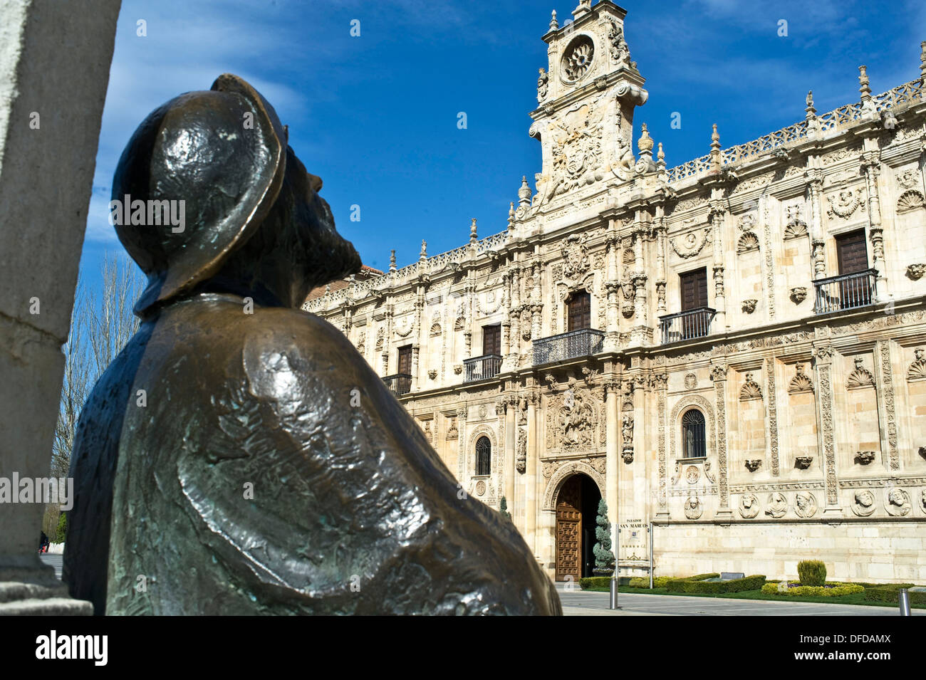 León city spain hi-res stock photography and images - Alamy