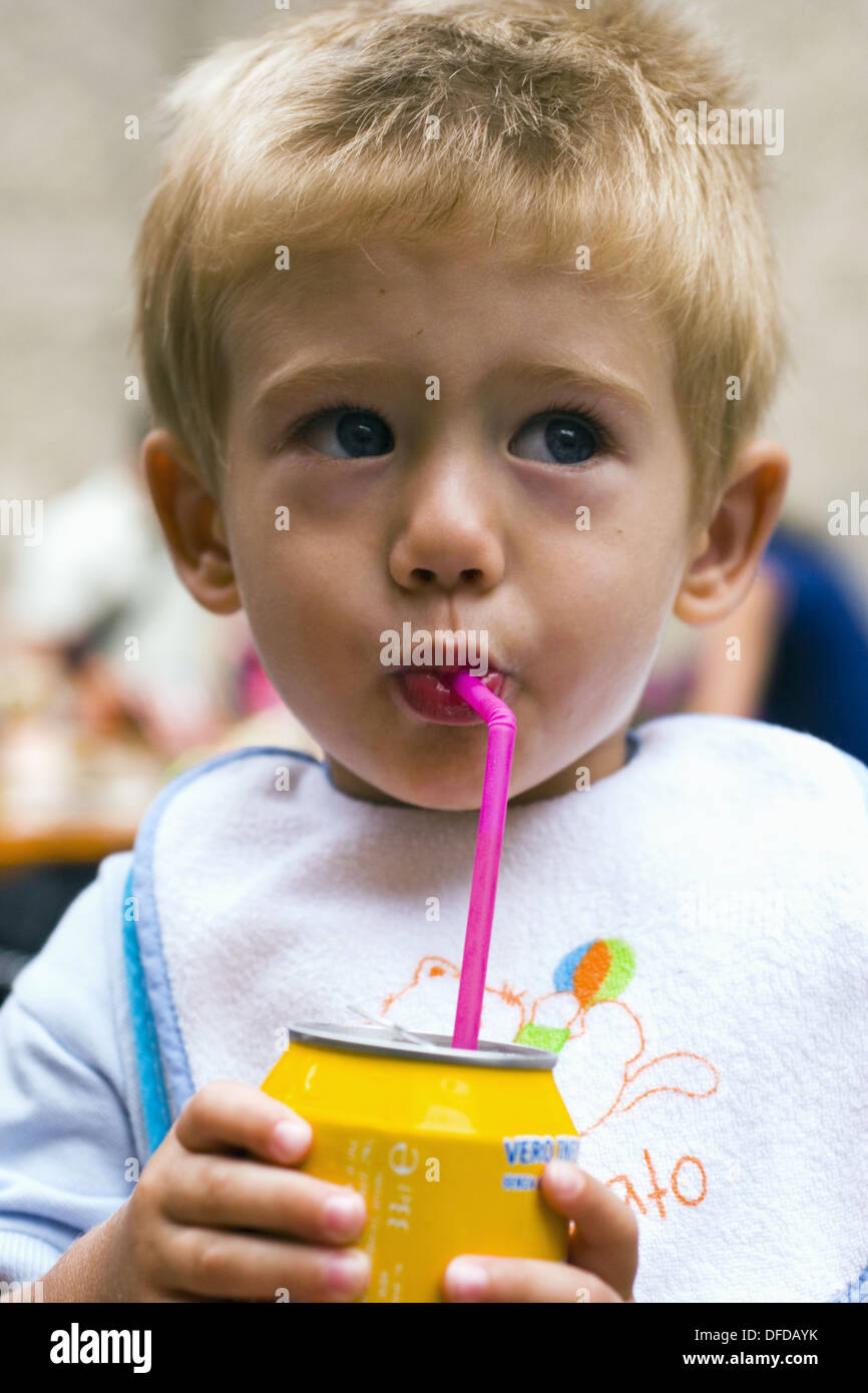 Child drinking soft drink can hi-res stock photography and images - Alamy
